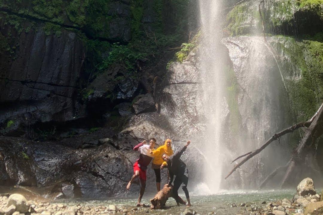 Hike To Mount Meru Waterfall | Artu Expeditions