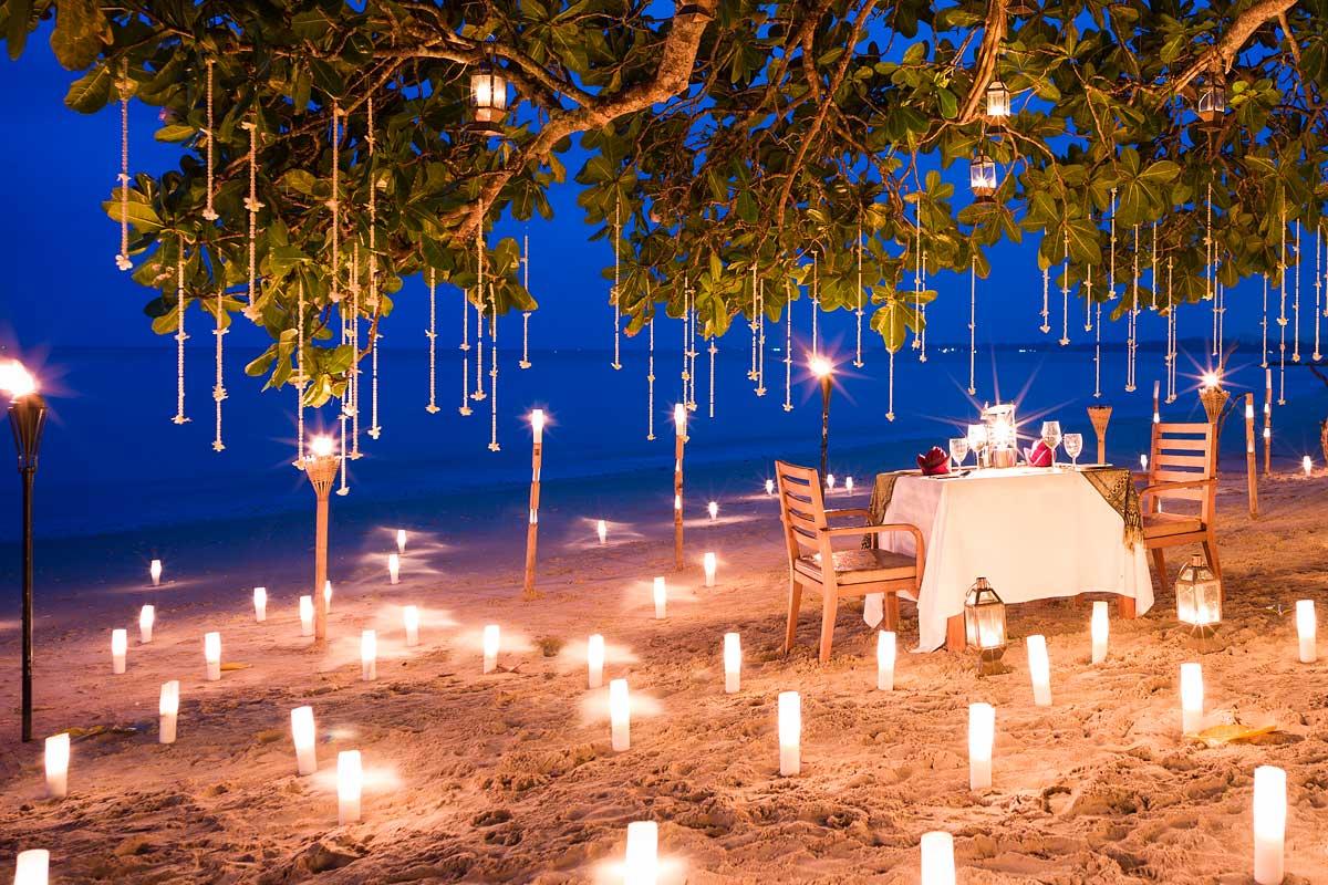 Private Beach Dinner | Artu Expeditions